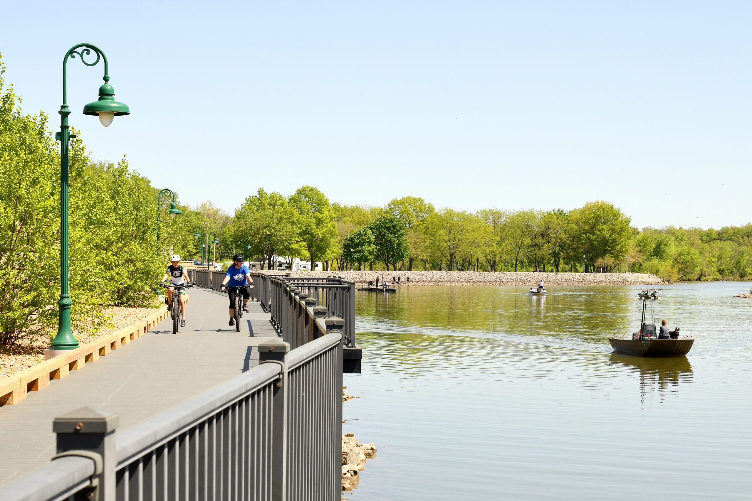 Make the Most of a Family Weekend in Warsaw, MO - Visit Benton Como